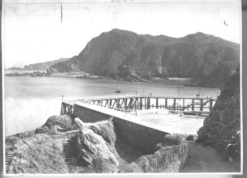 Ilfracombe Pier and Quay Head 1920s; 1920s; 27-7569 | eHive Ilfracombe Pier and Quay Head 1920s; 1920s; 27-7569 | eHive