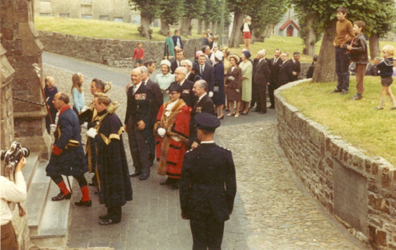 Parade with Mayor and Lord Widgery; Gordon Bray; 11/9/1971; 563 | eHive