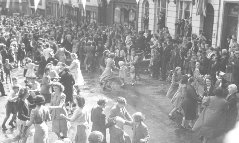 VJ Day Celebrations; 15/8/1945; 868 | eHive