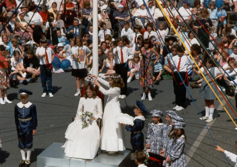 Crowning the May Queen 1995; 1995; 921 | eHive