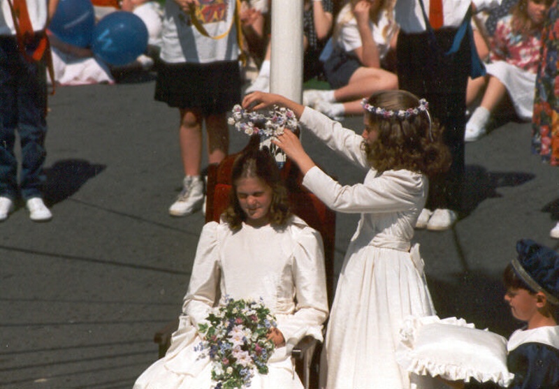 Crowning the May Queen 1995; 1995; 917 | eHive