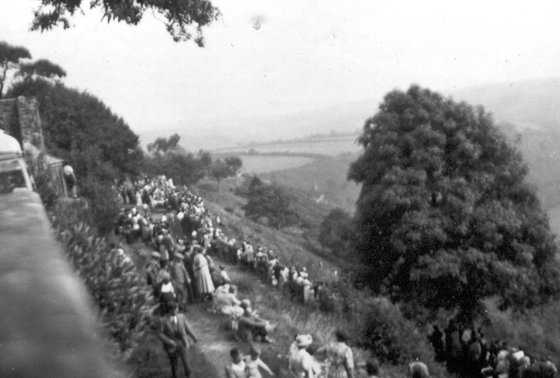 Round The Tree Race; 1274 | eHive