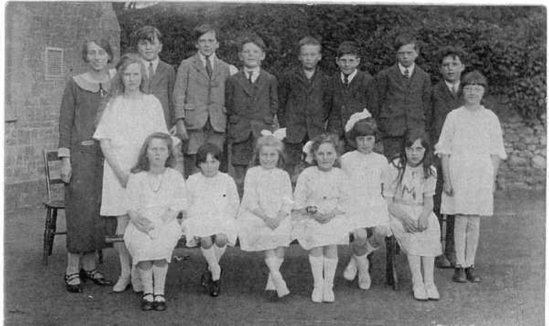 Winkleigh board school, infant class photograph, 1925.; 1925; 5-640 | eHive