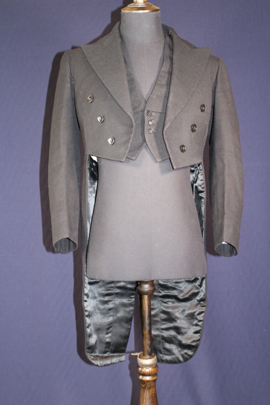 Dress uniform household staff; Butlers Black wool Coat ; MONTAGUE ...