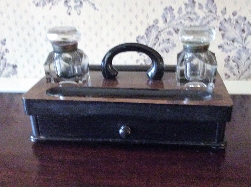 Ink stand, wooden glass; 140F (a,b,c) | eHive