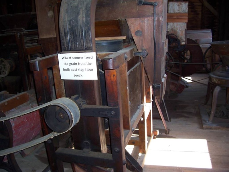 Wheat scouring machine; ML0008 | eHive