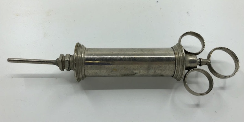 Metal Syringe; 1930s - 1940s; 023.0111.0001 | eHive
