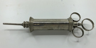 Metal Syringe; 1930s - 1940s; 023.0111.0001 | eHive
