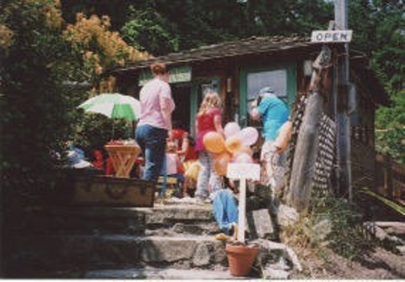 Hope Bay Store Grand Opening Photo Collection; July 3rd, 2005; 023.0069 ...