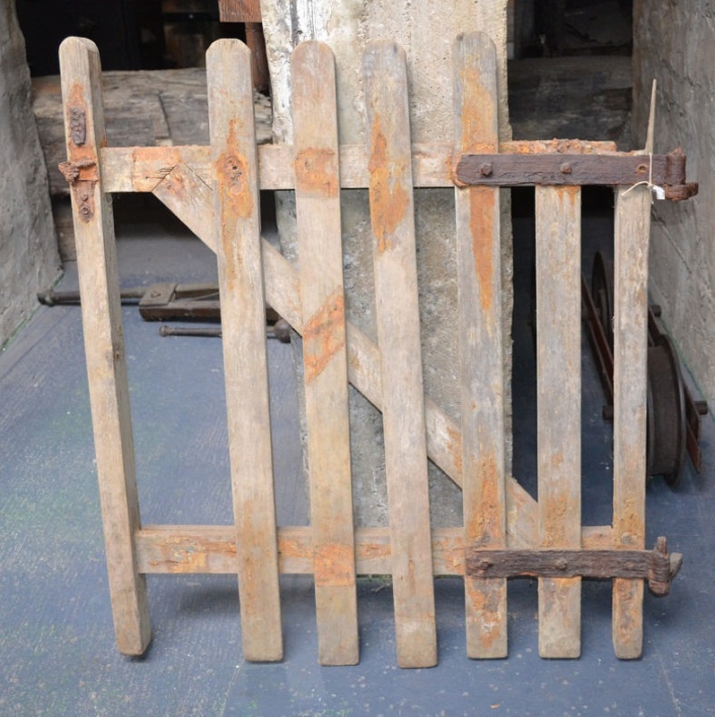 Platform gate; c. 1904 - 1914; GSM_01290 | eHive