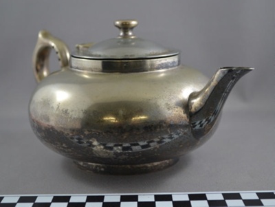 Teapot; Robur Tea Co. Ltd; 1928 - C. 1940; GSM_00250 | eHive