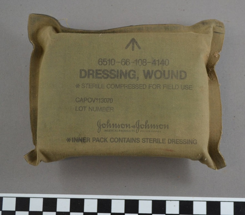 Field dressing; Johnson & Johnson; BMHC_15470 | eHive