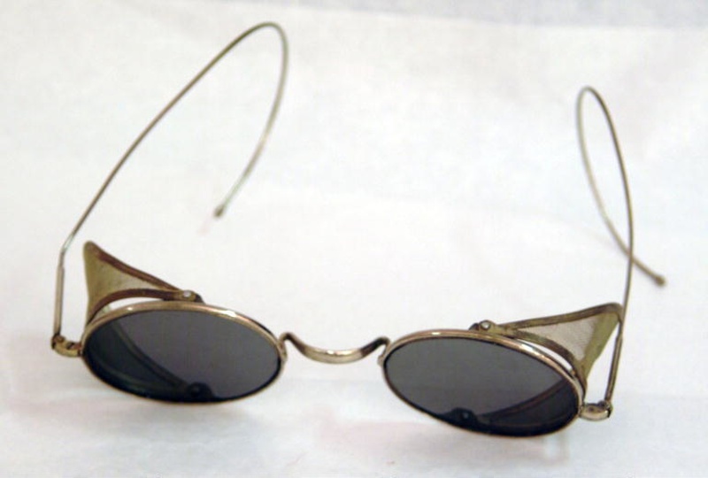 Motoring sunglasses, metal gauze; [1910-1920]; 97.276 | eHive