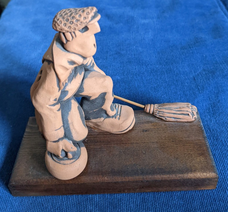 Curling Figure On Base; MC278 | eHive