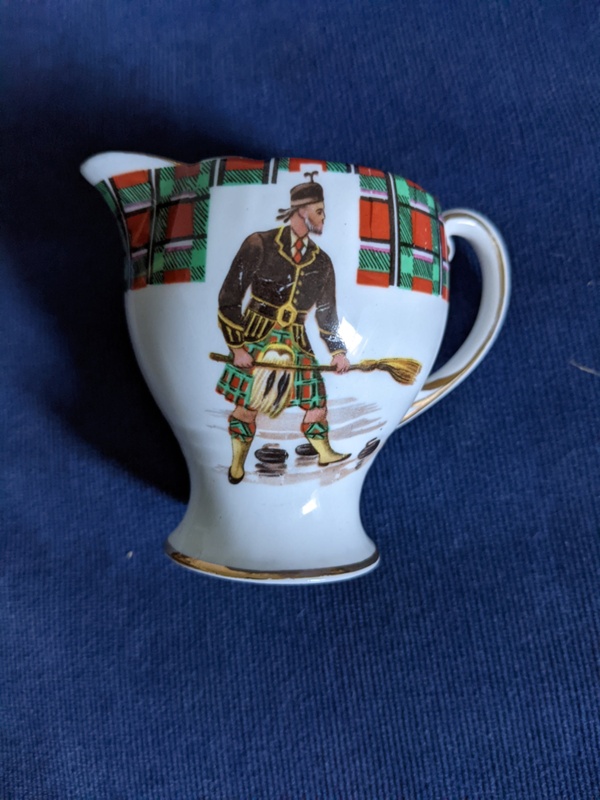 Milk Jug With Curling Image; PZ381 | eHive