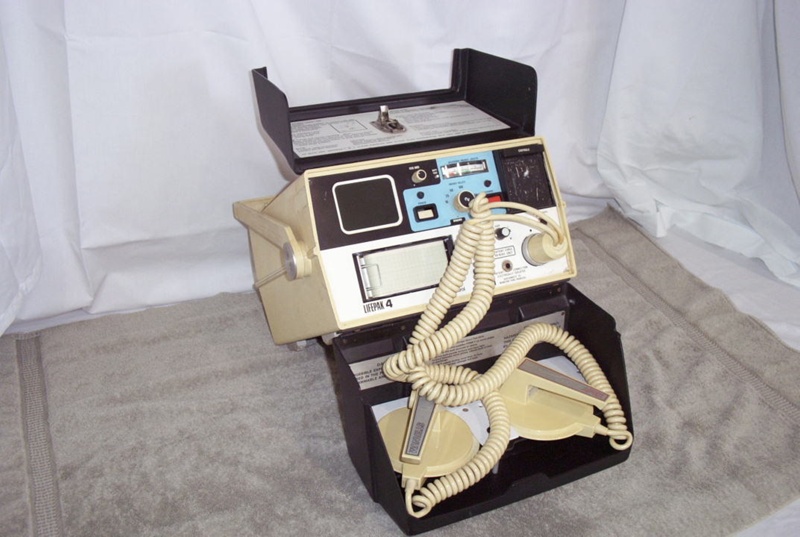 Lifepak 4 Defibrillator; NEMSM.0238 on eHive