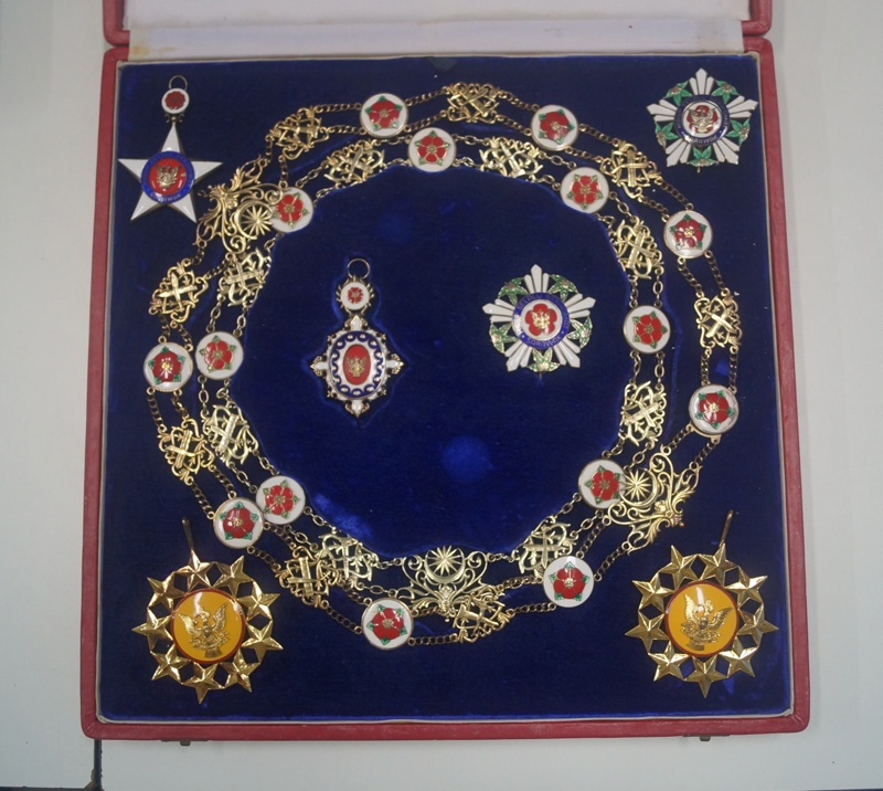 Darjah Utama Yang Amat Mulia Bintang Kenyalang Sarawak ( Datuk Amar ...