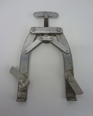 Equipment: Charnley Wire Tightener; 1960-1980; AR#9212 | eHive