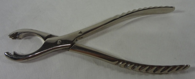 Instrument: Fergusson Lion Bone Holding Forceps; Mayer & Meltzer; Ca ...