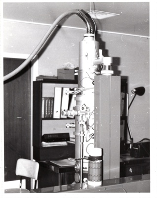 Interior: Old Electron Microscope and Laboratory Staff; AR#13954 | eHive