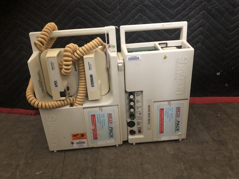 Equipment: LifePak 5 Defibrillator; 1976; AR#5692 | eHive