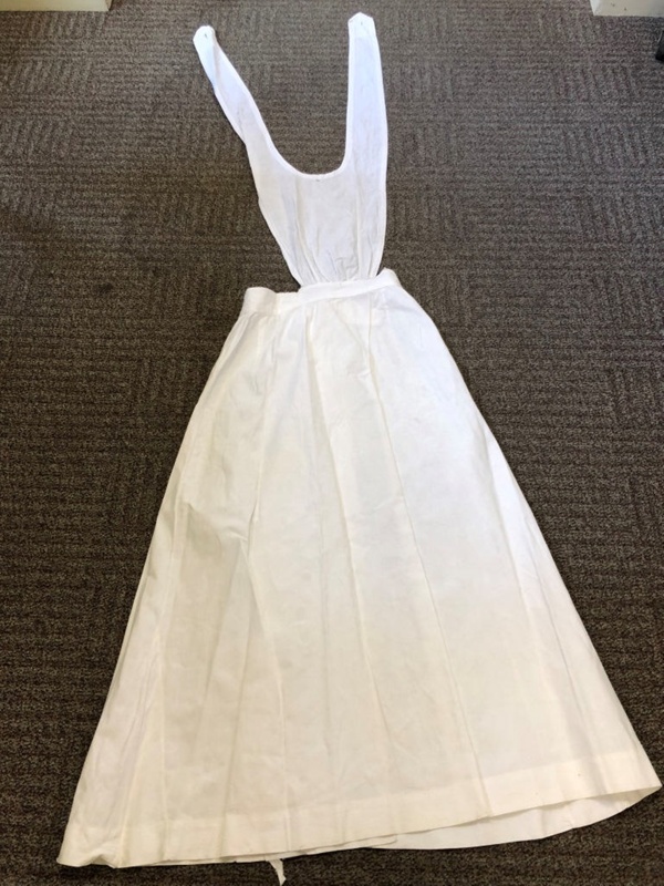 Uniform: Matron's Apron ; Ca 1930; AR#8769 | eHive