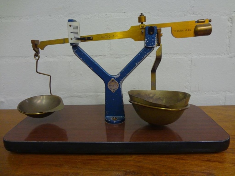 Equipment: Counting Ratio-Beam Balance; Ca 1962; AR#9136 | eHive