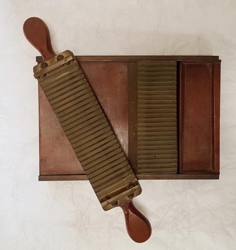 Equipment: Wooden Pill Maker; Ca 1870; AR#9905 | eHive