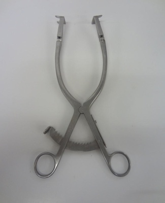 Equipment: East-West Retractor; 1960-1980; AR#9210 | eHive