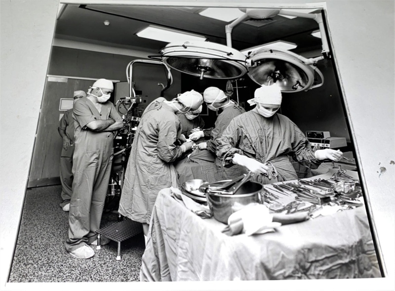 Equipment: Operating Theatre In Use ; ca 1980s - 1990s; AR#15817 | eHive