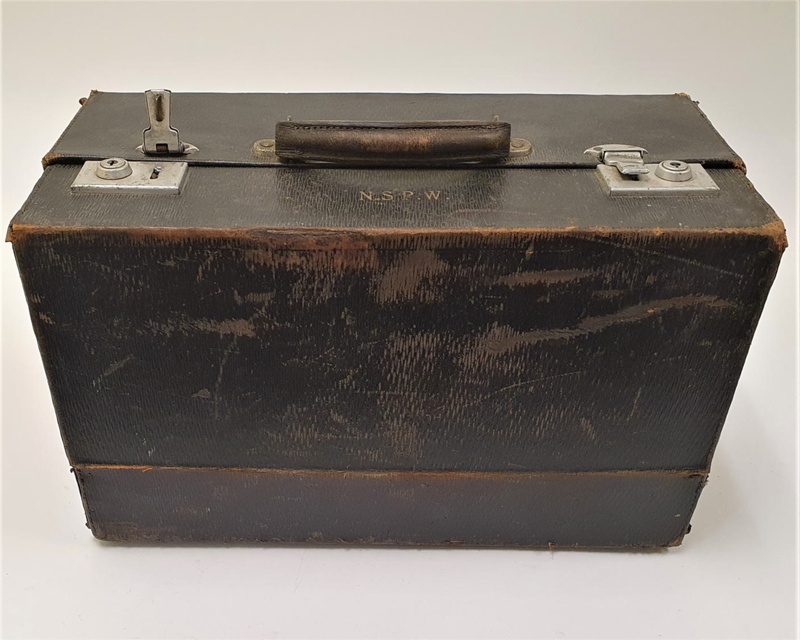 Equipment: Doctors Bag belonging to Dr Norman Wicks; Ca 1950; AR#12776 ...