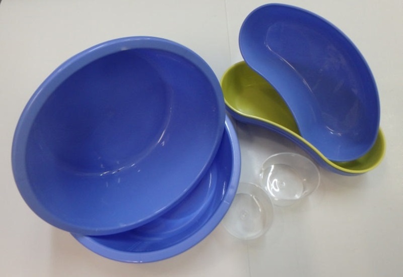 Equipment: Plastic Operating Theatre Instruments; Ca 2000; AR#10218 | eHive