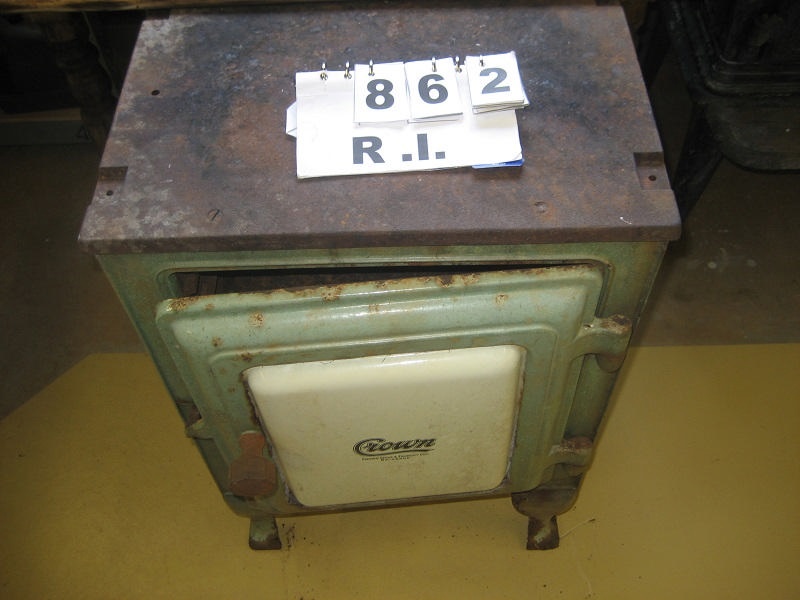 Cast Iron Stove; CROWN STOVE & FOUNDRY COY; 862.0 | eHive