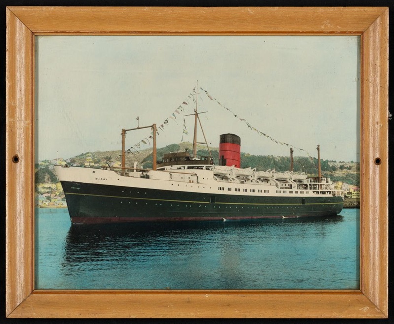 The Union Steam Ship Company TEV 'Maori' dressed overall, in Lyttelton ...