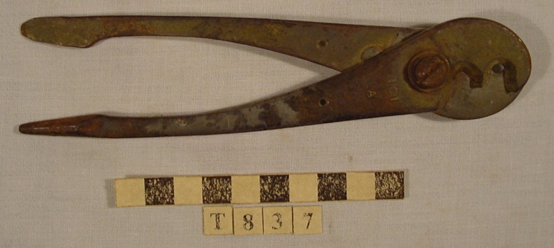 HAND DETONATOR CRIMPER; ICI Australia; T-837-0 | eHive