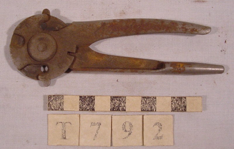 HAND DETONATOR CRIMPER; T-792-0 | eHive