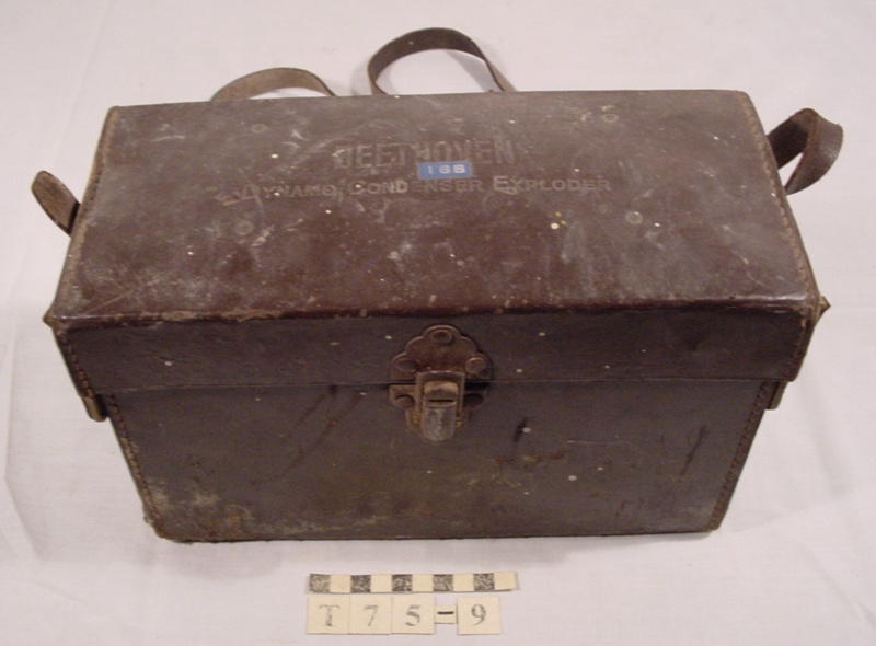 DYNAMO CONDENSER EXPLODER UNIT CASE; Arbra Instruments Ltd; 1950-1960 ...