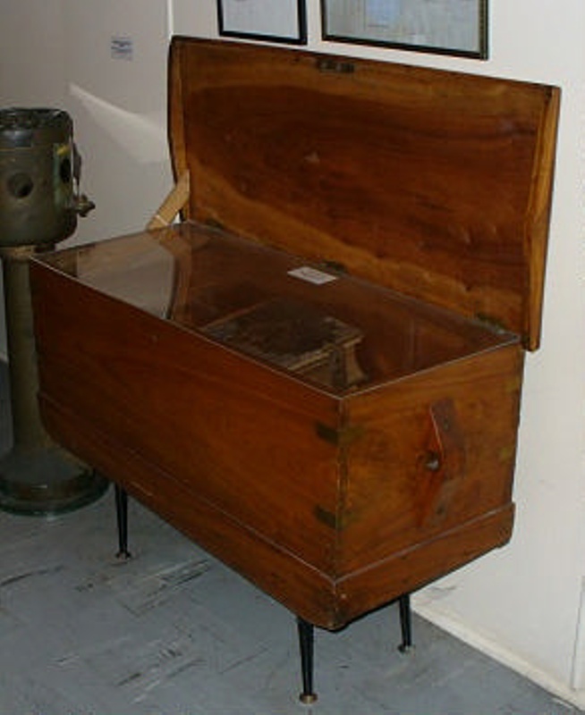 Sea Chest ; 50060-5 | eHive