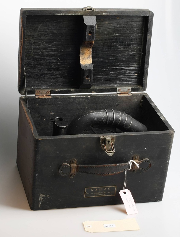 RAAF Signalling Lantern; NAVY-41070-0 | eHive