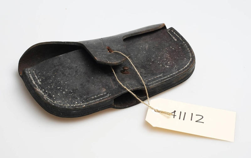 Leather axe pouch; NAVY-41112-0 | eHive