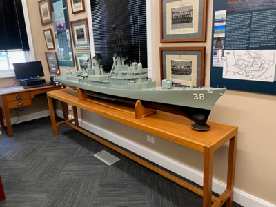 Ship model, HMAS PERTH (II) ; RANHC-2025-024 | eHive