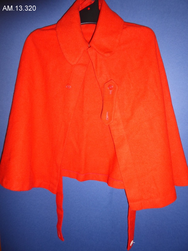 Nursing Cape; AM.13.320 | eHive