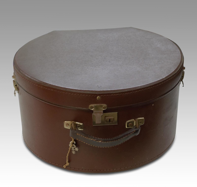 Hat box; 008/007 | eHive