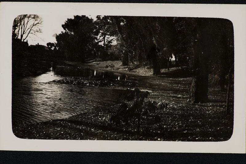 Black and white photograph; Unknown; unknown; 1225.23 | eHive