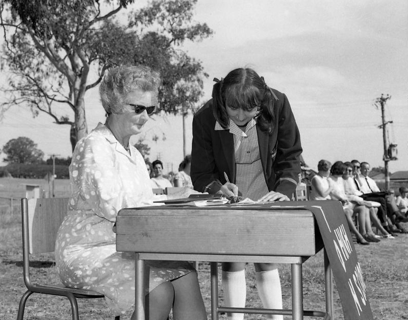 Doveton High School; Graham Southam; 1968; 09.87.01 | eHive