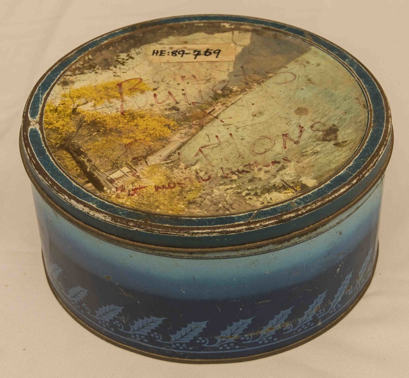 Biscuit/cake tin; 89.769 | eHive