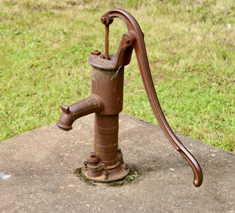 Donkey Tail Hand Pump ; W. & B. Douglas; 89.332 | eHive