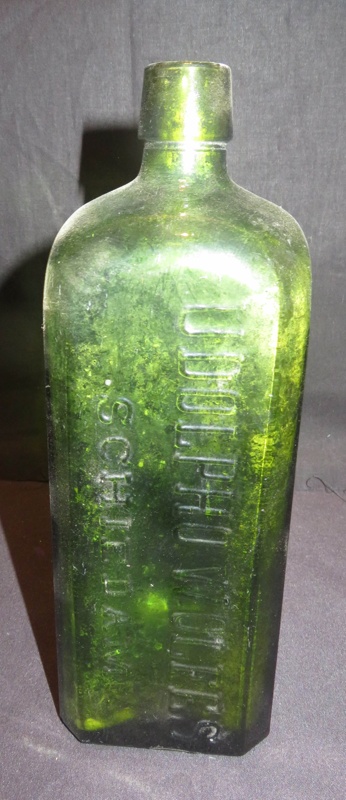 Bottle, Schnapps bottle & spirits bottle; Moss, M & Co. Ltd; 79.226 | eHive