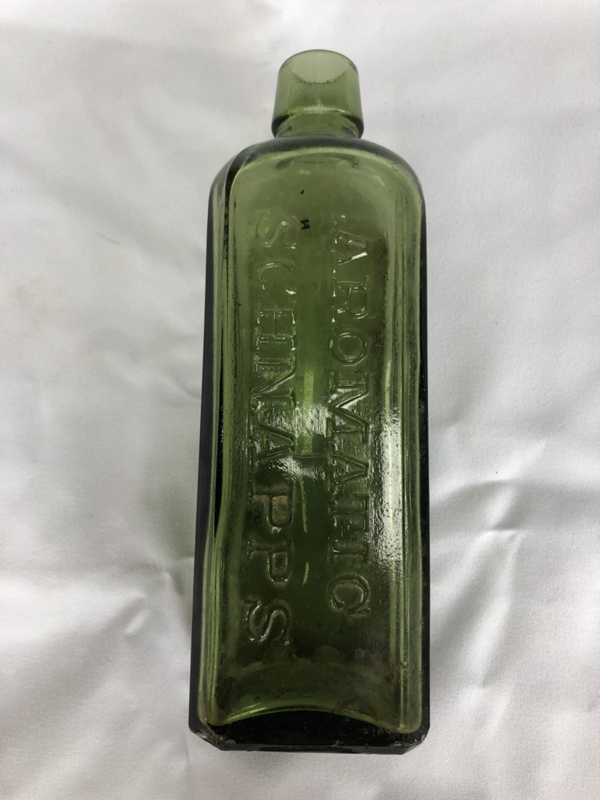 Bottle, Schnapps bottle; Moss, M & Co. Ltd; 79.1760 | eHive