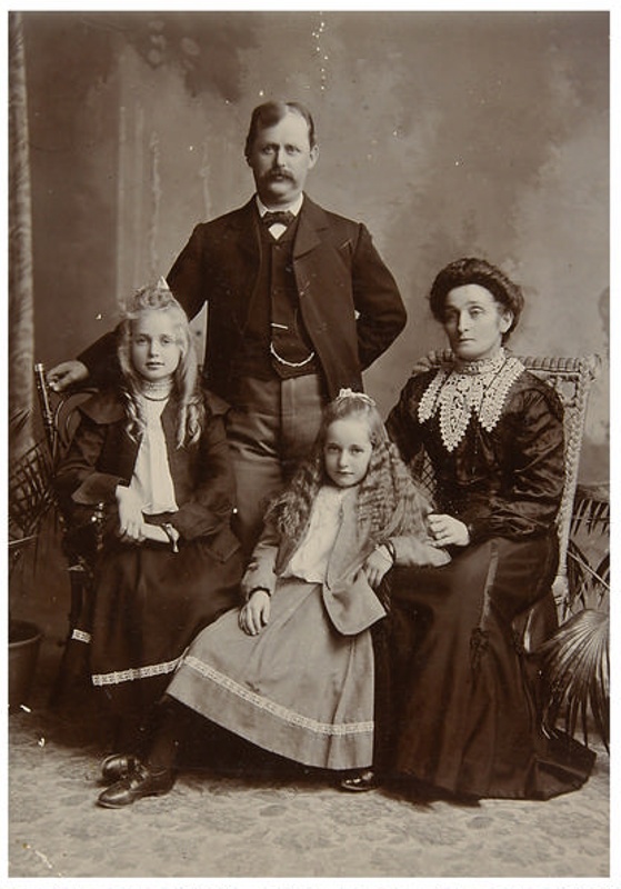 Photograph, unnamed family group; Jas. Howe & Co. Moonta. S Australia ...